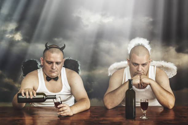 Angel and devil drinking alchohol together – Adventistas.Com