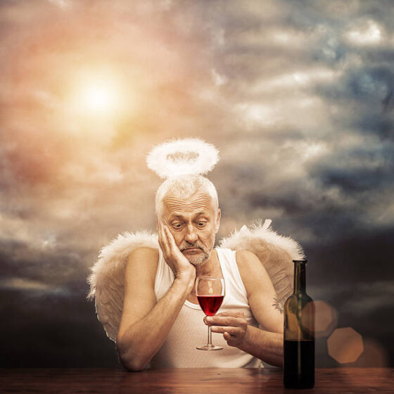senior angel drinking wine – Adventistas.Com